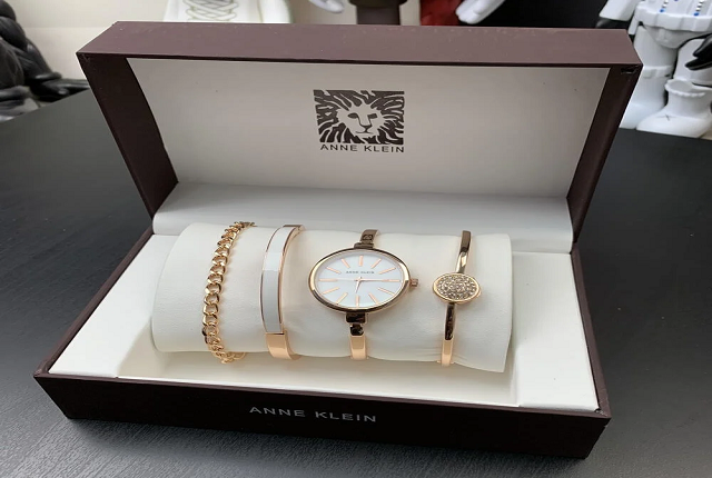 How Do I Find the Model of My Watch? - Entrepreneurship Life