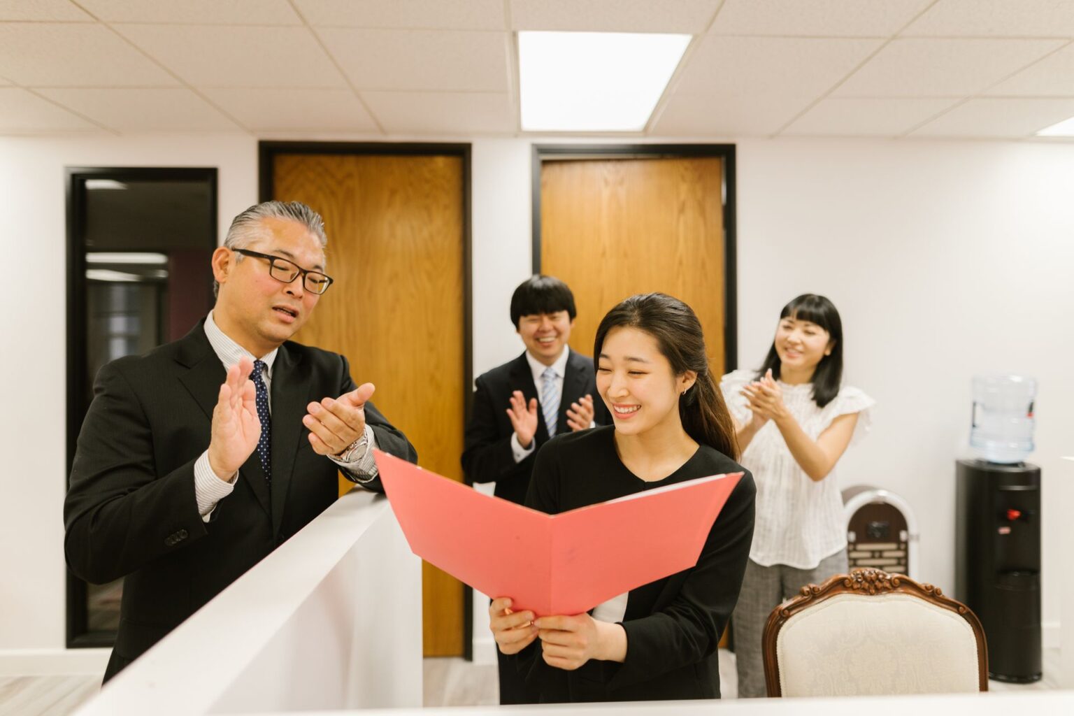 How to Scale Employee Recognition in Distributed Teams (Without HR or ...